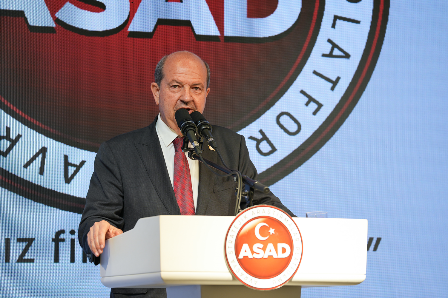 Tatar'dan Murat Kurum'a teşekkür: Her zaman bize yardımları olmuştur