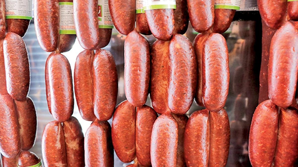 Sucukta tavuk kafası, baklavada ayçekirdeği çıktı